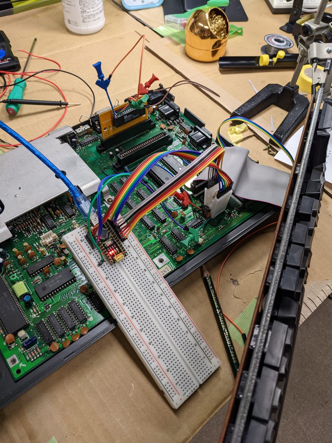 Testing live (powered) 74xx logic chips in-circuit – The Qiqitori Blogs